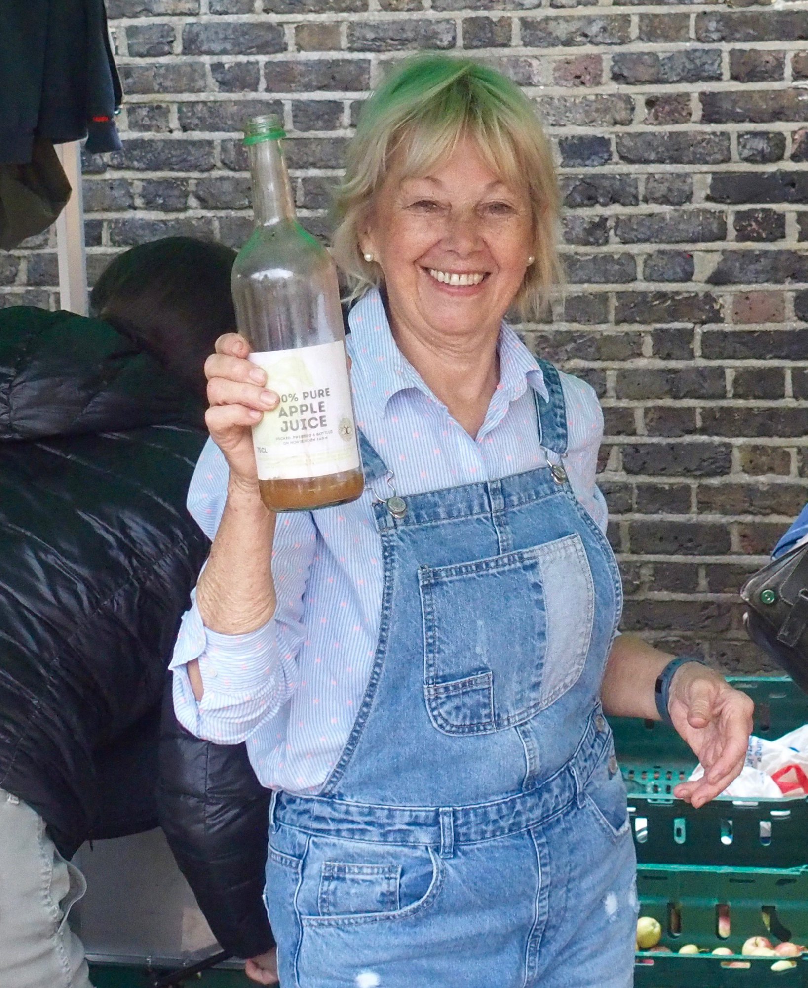 Elsa-with-apple-juice – Friends of Horsenden